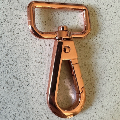 3. Choose your swivel clip – Dangles And Dinglehoppers